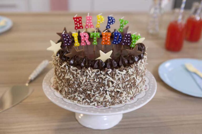 How to Make a Birthday Cake | Baking Tips | Betty Crocker