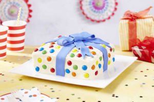 How to Make Fondant Icing Shiny | Baking Tips | Betty Crocker UK