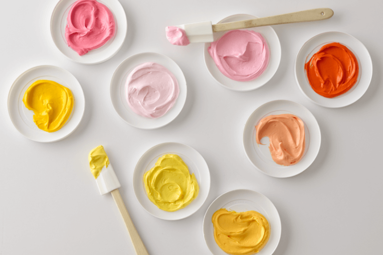 How to Make Two Tone Icing? | Baking Tips | Betty Crocker UK