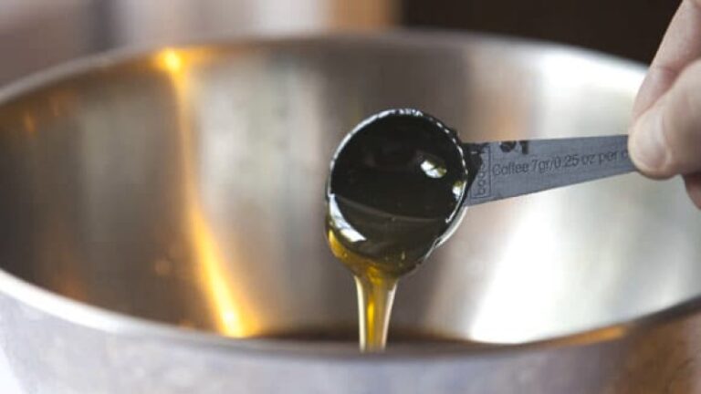 How to measure baking ingredients without cups & scales - Betty Crocker